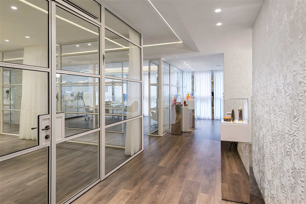 H&B COSMETICS משרדים פתח תקווה - tsur